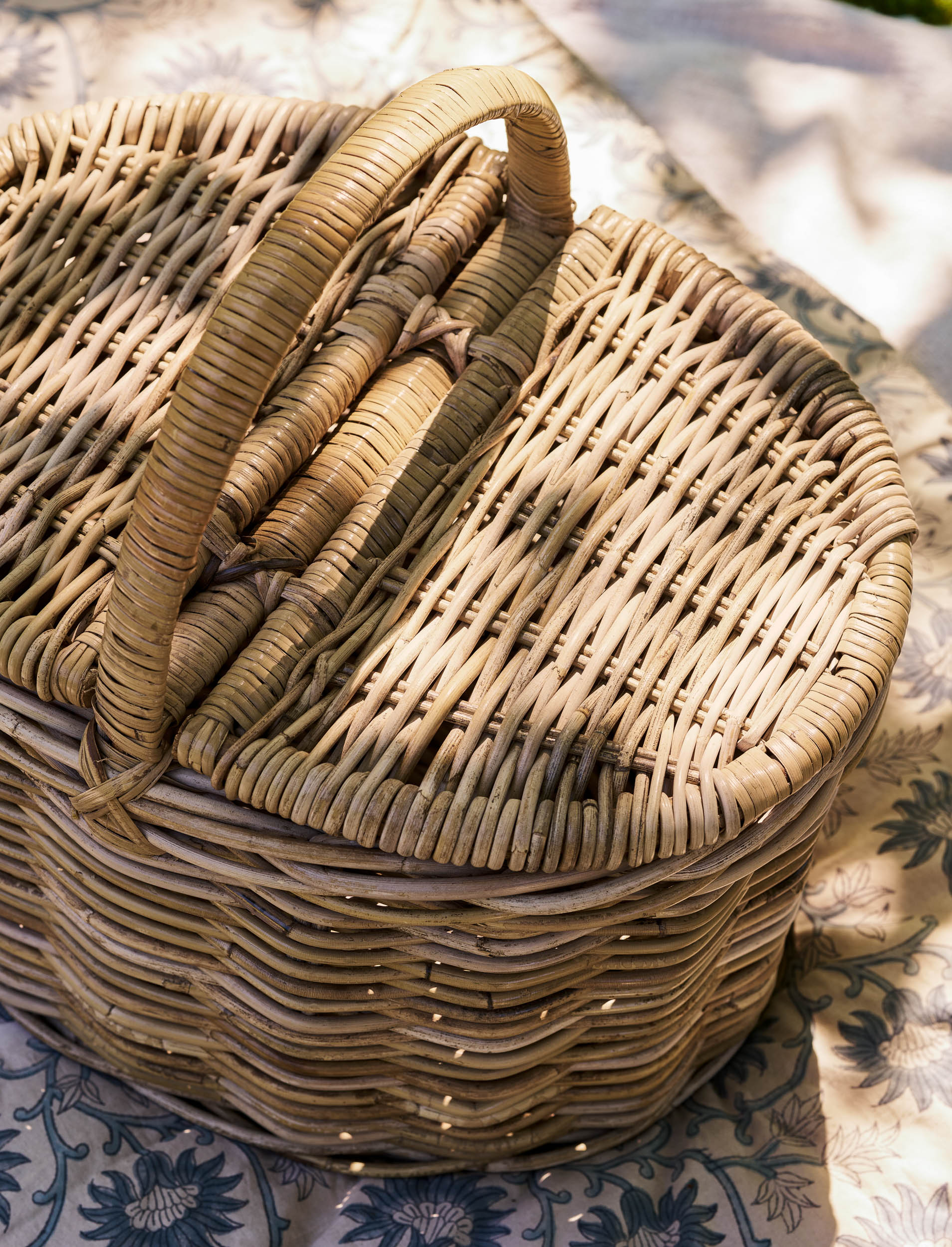 Dorothy Rattan Picnic Basket – Silver Mushroom