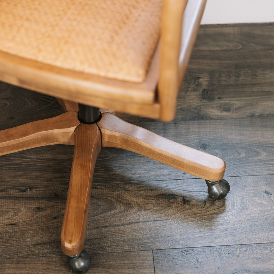 French Farmhouse Wicker Office Chair – Silver Mushroom
